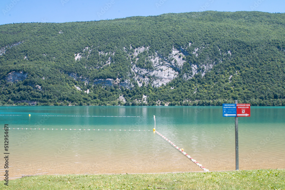 Zone de baignade au lac d'Aiguebelette - plage de Pré Argent Photos ...