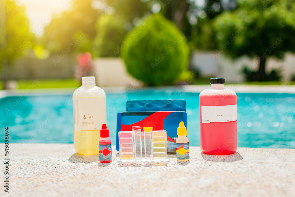 Water testing kit for swimming pools. Chlorine and ph analyzer kit for ...