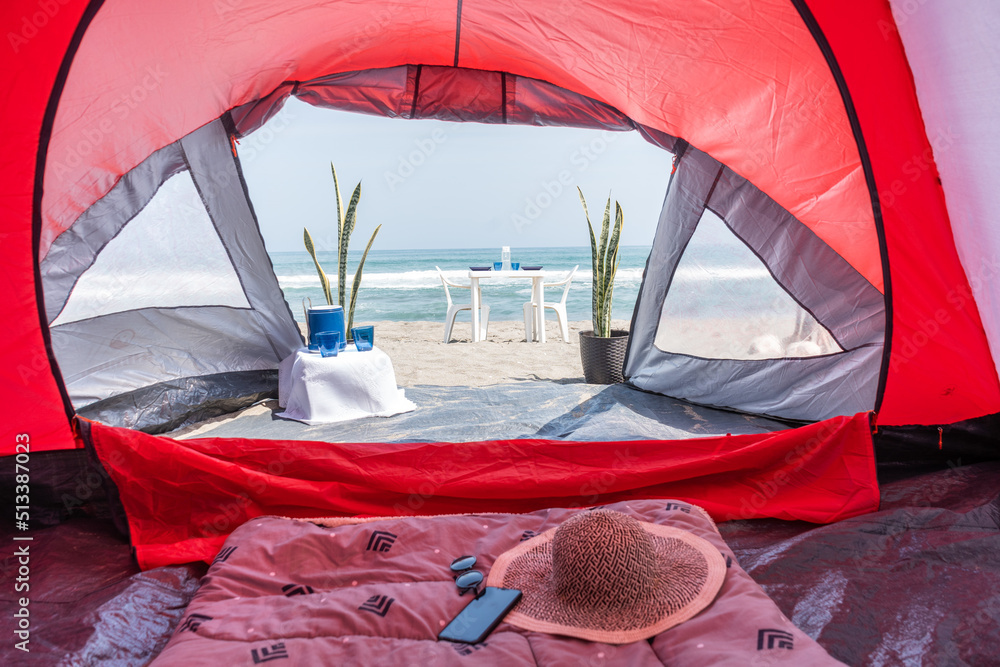 Carpa de campamento en la playa. Stock Photo | Adobe Stock