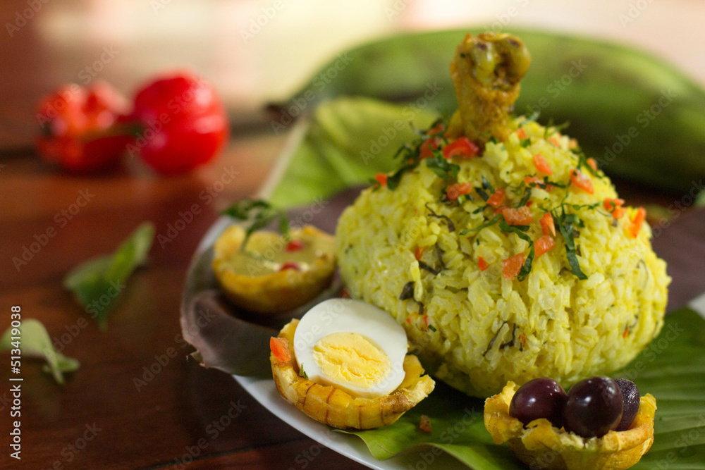 Comida típica de la selva del Perú, Juane con pollo. Stock Photo ...