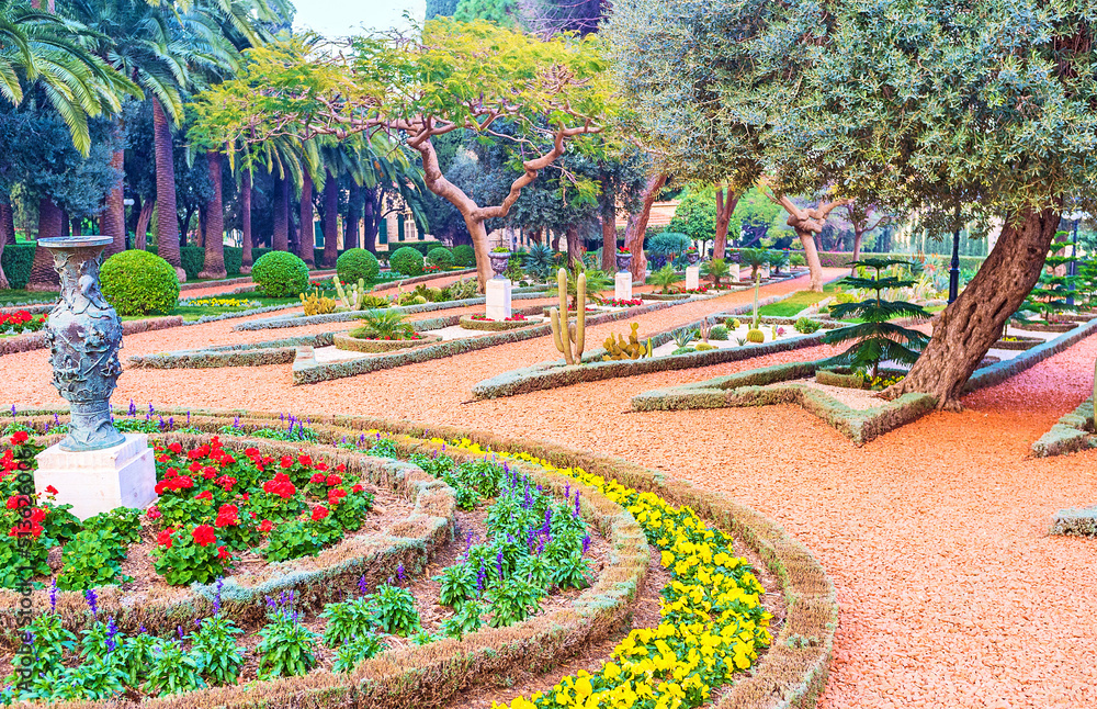 Photo & Art Print The walk among the flowers in Bahai Garden, Haifa ...