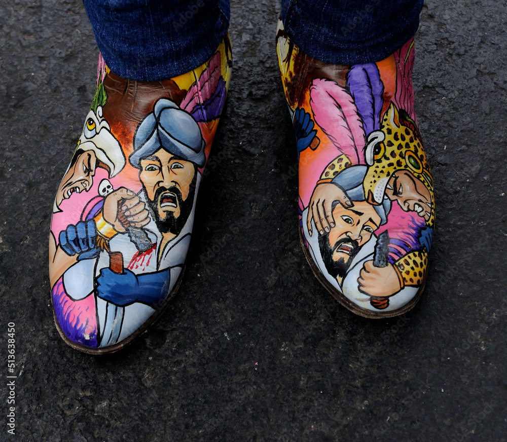 botas decoradas a mano motivos conquista de mexico fusión de culturas ...