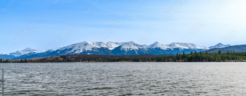 Pyramid Lake. Jasper National Park mountain range landscape, panoramic ...