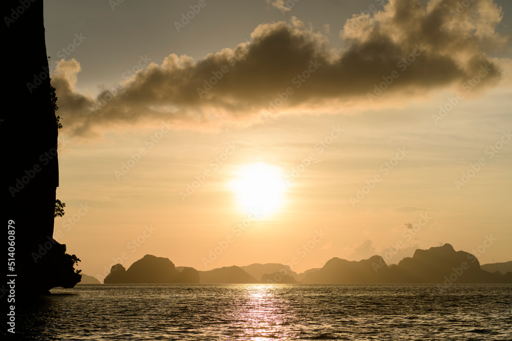Puesta de sol El Nido en la isla de Pinagbuyutan, vistas naturales del ...