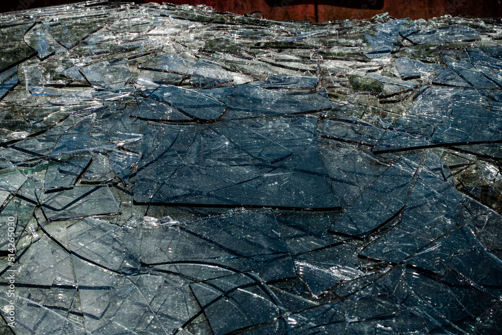 Bruch und Flachglas im Wertstoff Container Stock Photo | Adobe Stock Bruch und Flachglas im Wertstoff Container Stock Photo | Adobe Stock