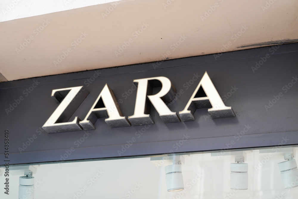 zara logo sign and text brand on wall facade store fashion Stock Photo ...