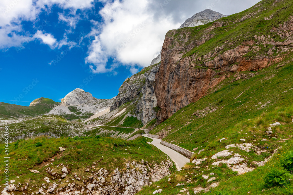Foto de Unterwegs auf der höchsten Straße Sloweniens zum Magart Gipfel ...
