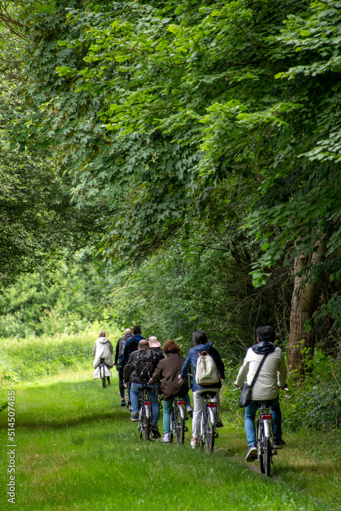 balade a vélo Stock Photo | Adobe Stock
