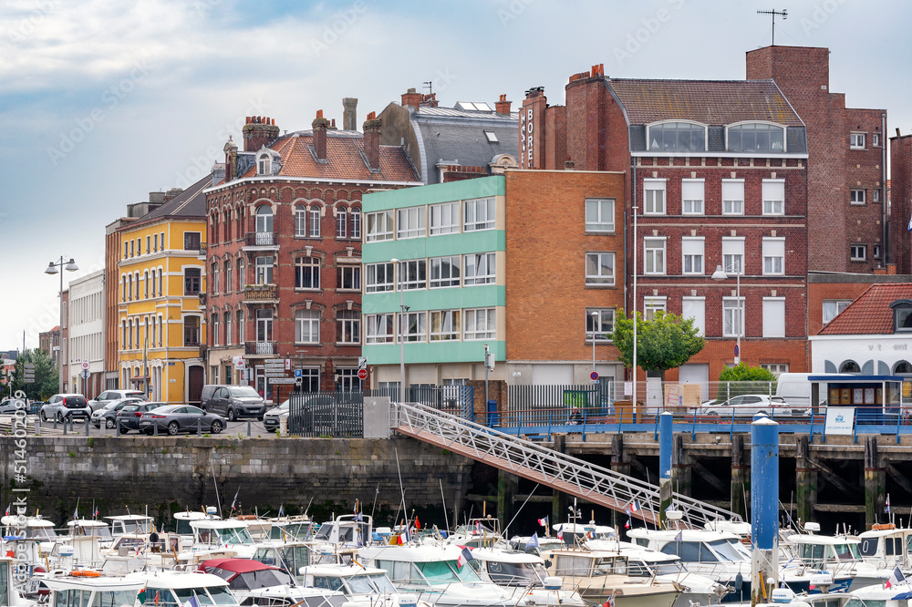 Centre ville ancien du port de Dunkerque et son hôtel, vieux bâtiment ...