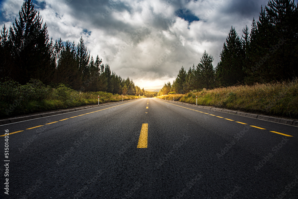 Carretera recta Stock Photo | Adobe Stock