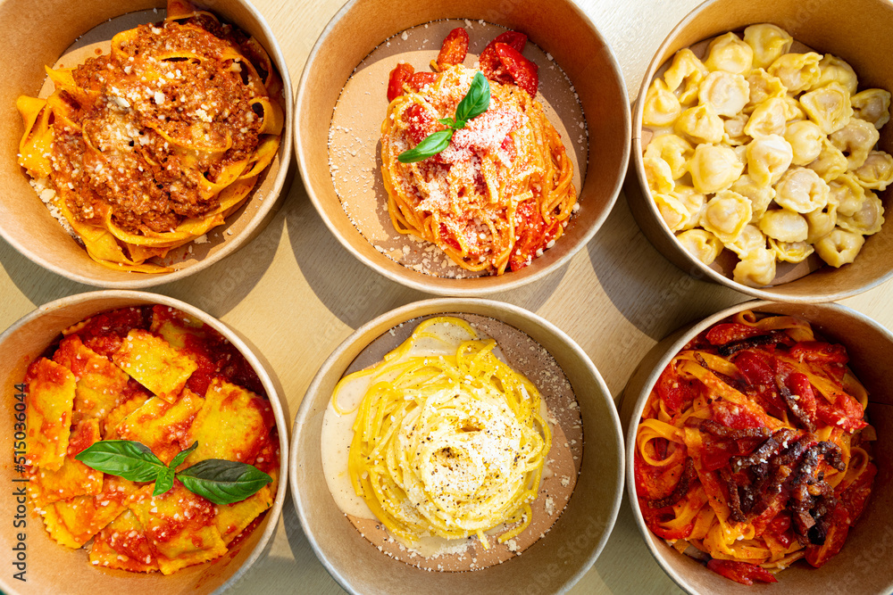 Foto de pasta all'uovo, spaghetti, ragù, tortellini, tagliatelle ...