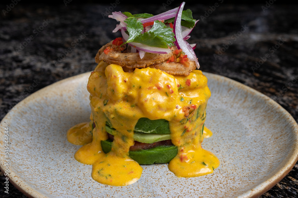 Causa peruana Acevichada, Una causa con ceviche encima Stock-Foto ...