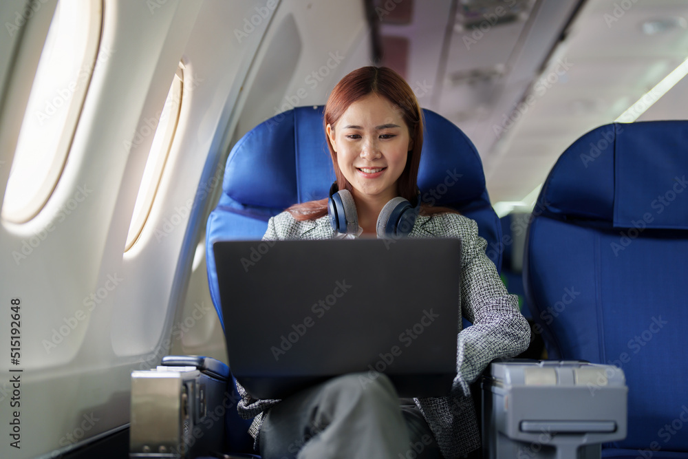 portrait of A successful asian business woman or female entrepreneur in ...