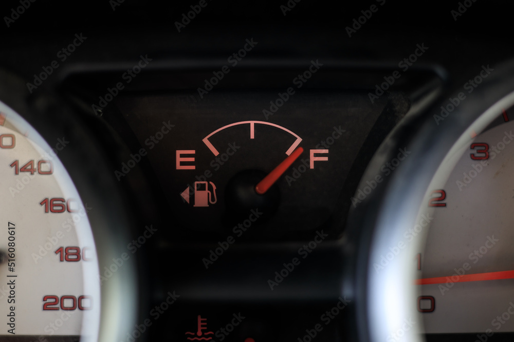 Fuel level indicator in the tank during very high fuel prices and fuel ...
