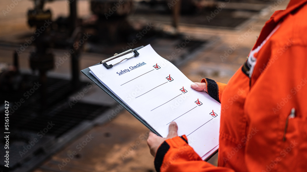 Foto de A blank safety checklist form on safety officer or operation ...