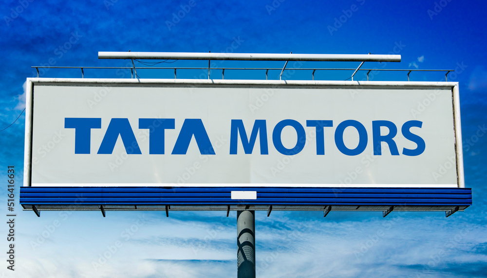 Foto de Advertisement billboard displaying logo of Tata Motors do Stock ...