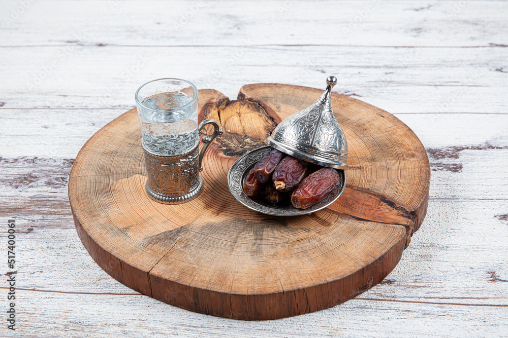 Dates or dates palm fruit (Hurma) is a healthy snack. Him Organic ...