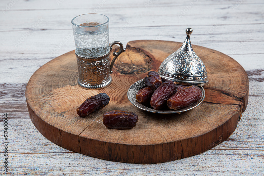 Dates or dates palm fruit (Hurma) is a healthy snack. Him Organic ...