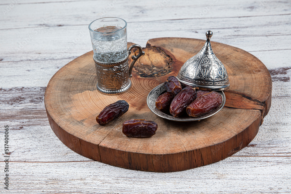 Dates or dates palm fruit (Hurma) is a healthy snack. Him Organic ...