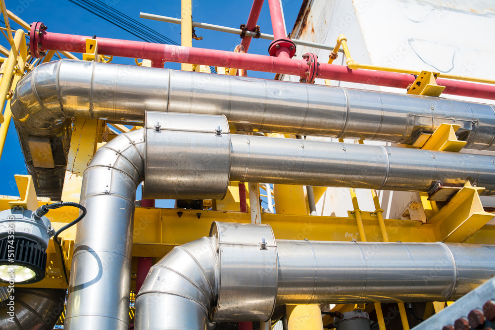 Heating medium oil pipeline protected with stainless steel insulation ...