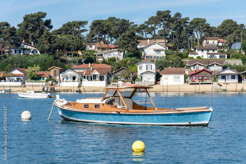 Cap Ferret (bassin d’Arcachon, France). Une pinasse traditionnelle ...