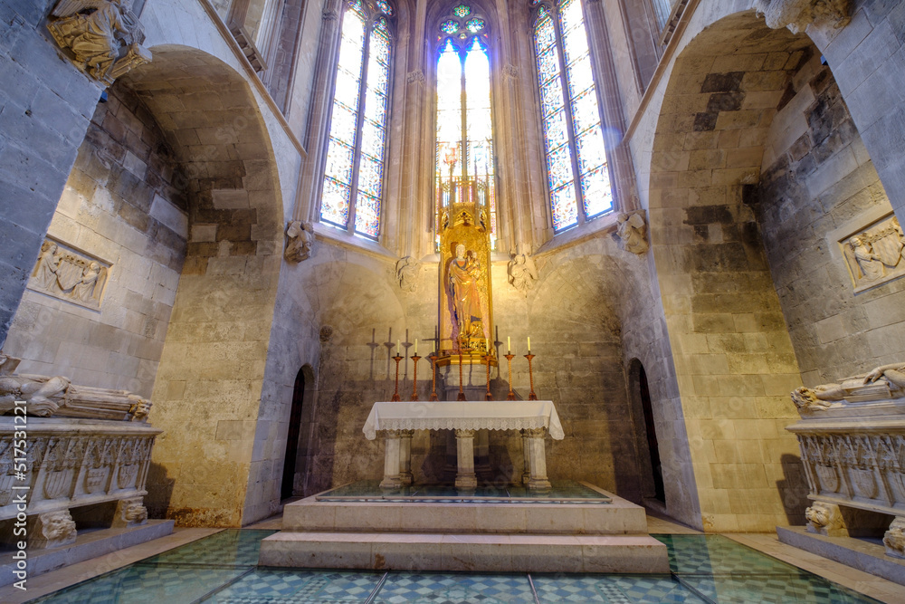 Capilla de la Santísima Trinidad y sepulcros de los reyes mallorquines ...