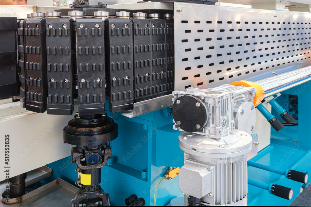 Glass conveyor line, Conveyor belt for production a window pane ...