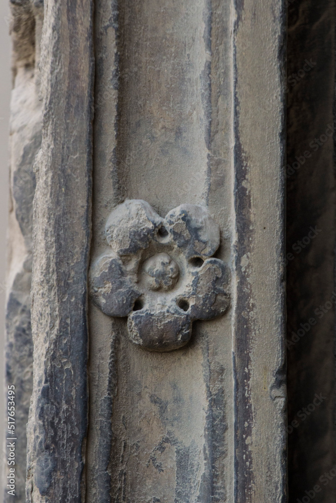 Floral Ornaments patterns carved into the exterior wall of Sultan Hasan ...