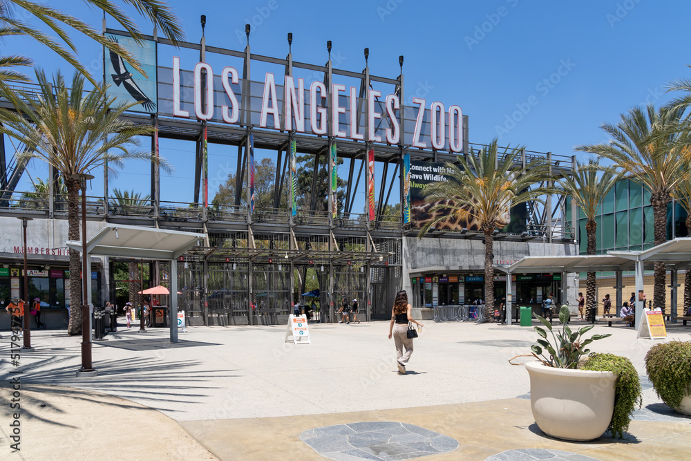 Los Angeles, Ca, USA - July 6, 2022: The entrance to Los Angeles Zoo ...