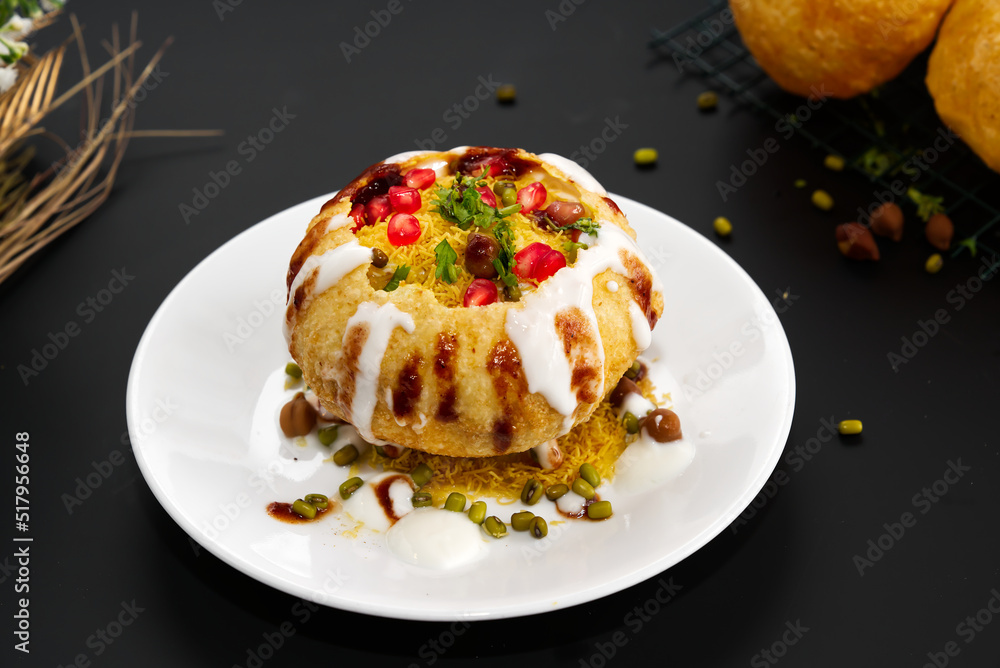 Raj Kachori - popular Indian chaat which crispy fried shells (kachori ...