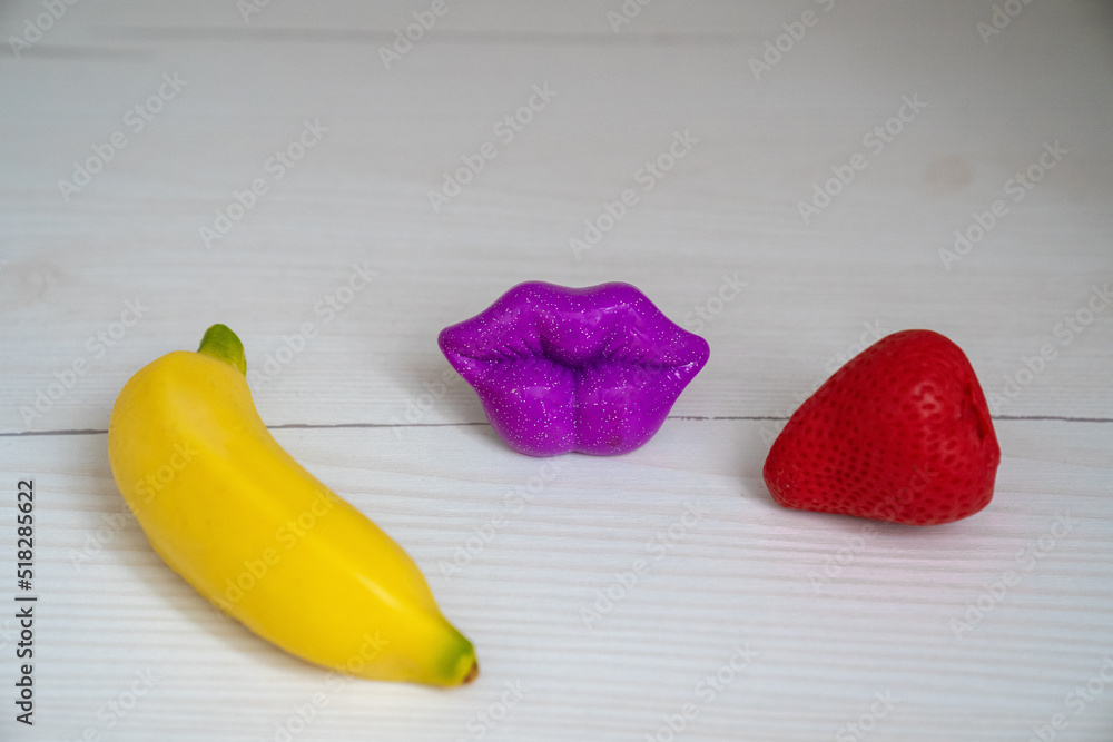 Sexy Bright Lips Kissing Banana Concept Of Oral Sex Erotica Stock Foto Adobe Stock