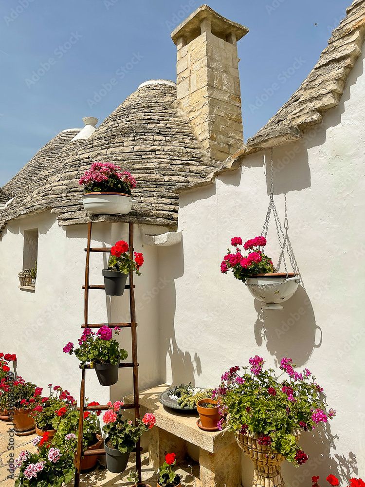 Alberobello, Italy, Apulia region Trullo buildings, Trulli of ...