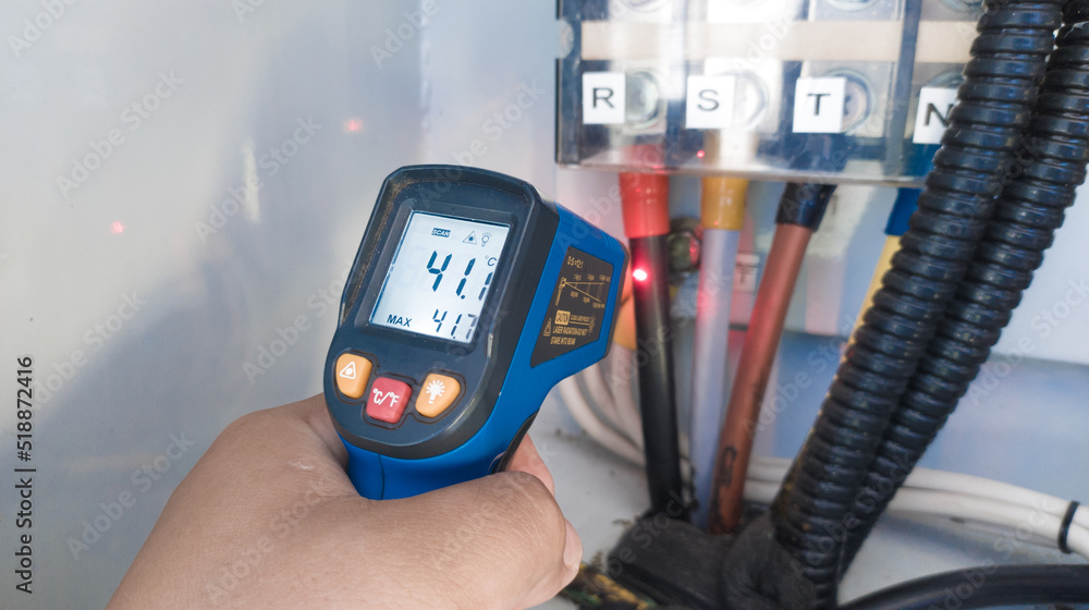 temperature measurement on the main power cable of the electrical panel ...