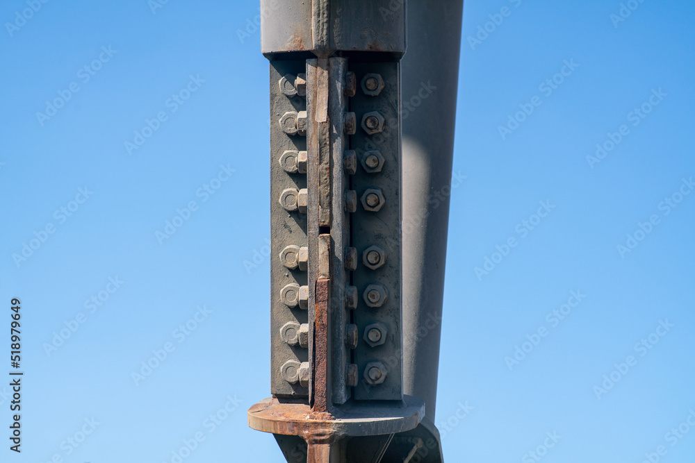 steel structure of columns with flat junction elements with bolt and ...