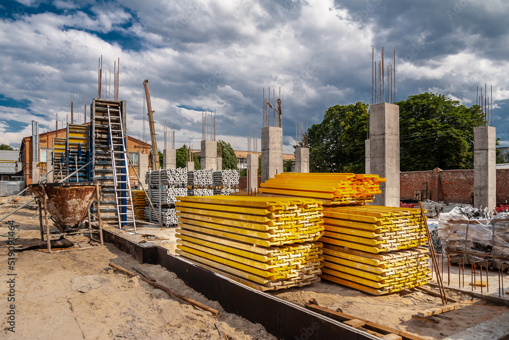 Wooden beam and formwork columns in industrial construction Stock Photo ...