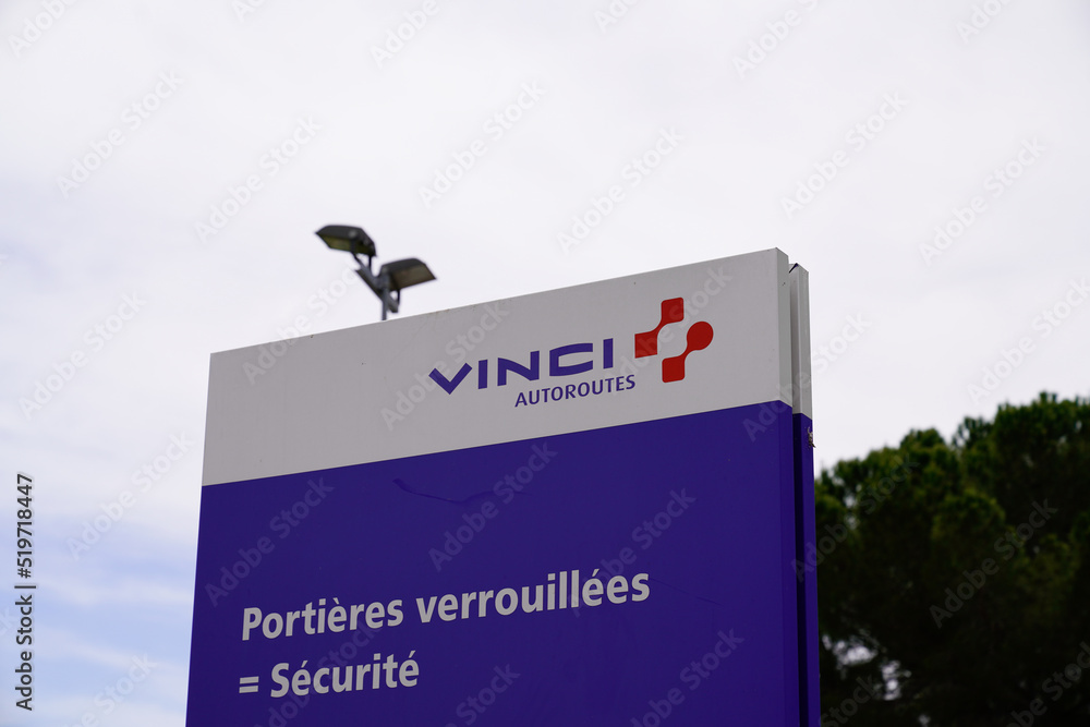 Vinci autoroutes logo brand and sign text panel construction france ...