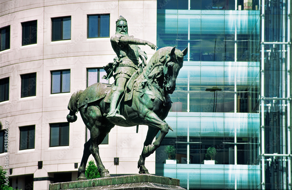 Statue of Edward Prince of Wales, the Black Prince, in City Square ...