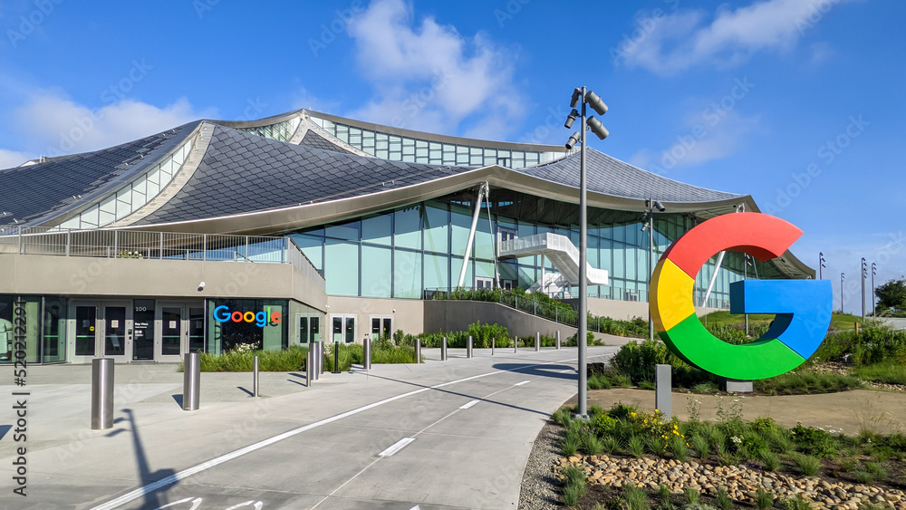 Foto de Mountain View, California, USA - May 26, 2022: The new building ...