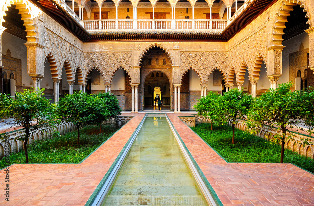 Visitar en Sevilla. Alcázar de Sevilla. Patio de las Doncellas en los ...