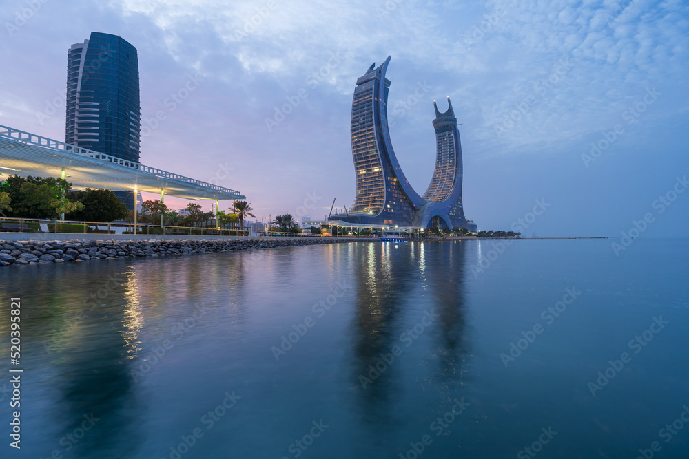 Katara Twin Tower Hotel, Lusail Marina Park Doha, Qatar. Stock-Foto ...