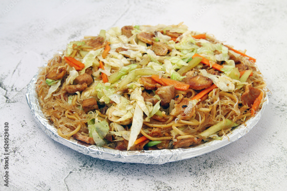 Freshly cooked Filipino food called Pancit Bihon Canton Stock Photo ...