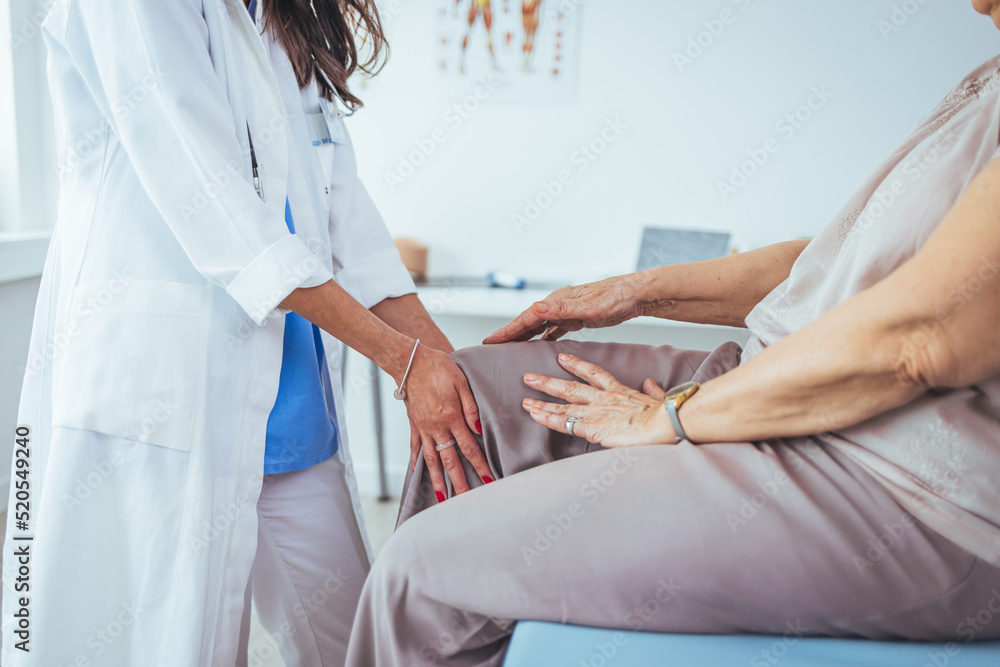 Physical Doctor consulting with patient Knee problems Physical therapy ...