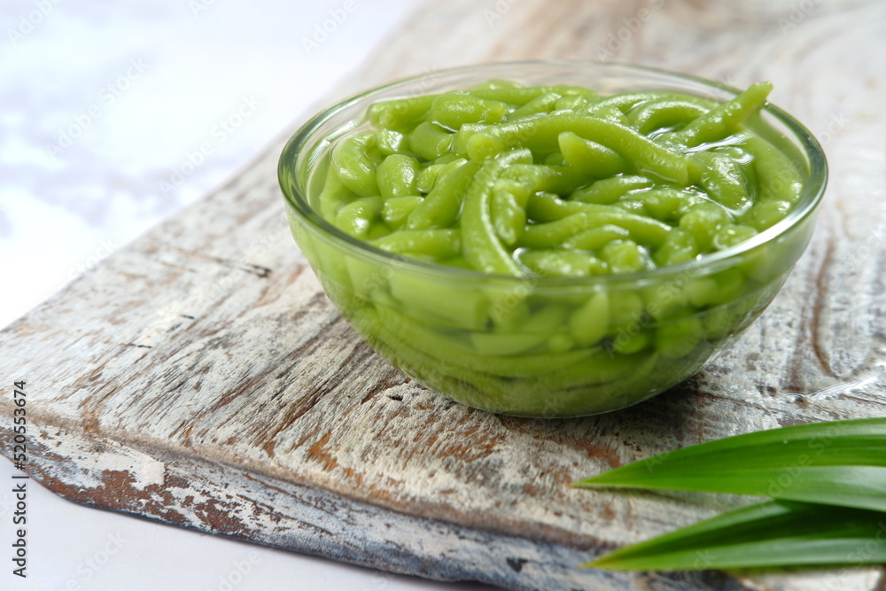 es Cendol or lod chong is a sweet ice dessert made from pandan short ...