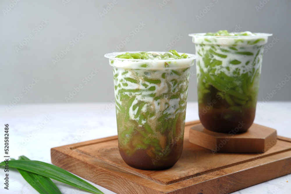 es Cendol or lod chong is a sweet ice dessert made from pandan short ...