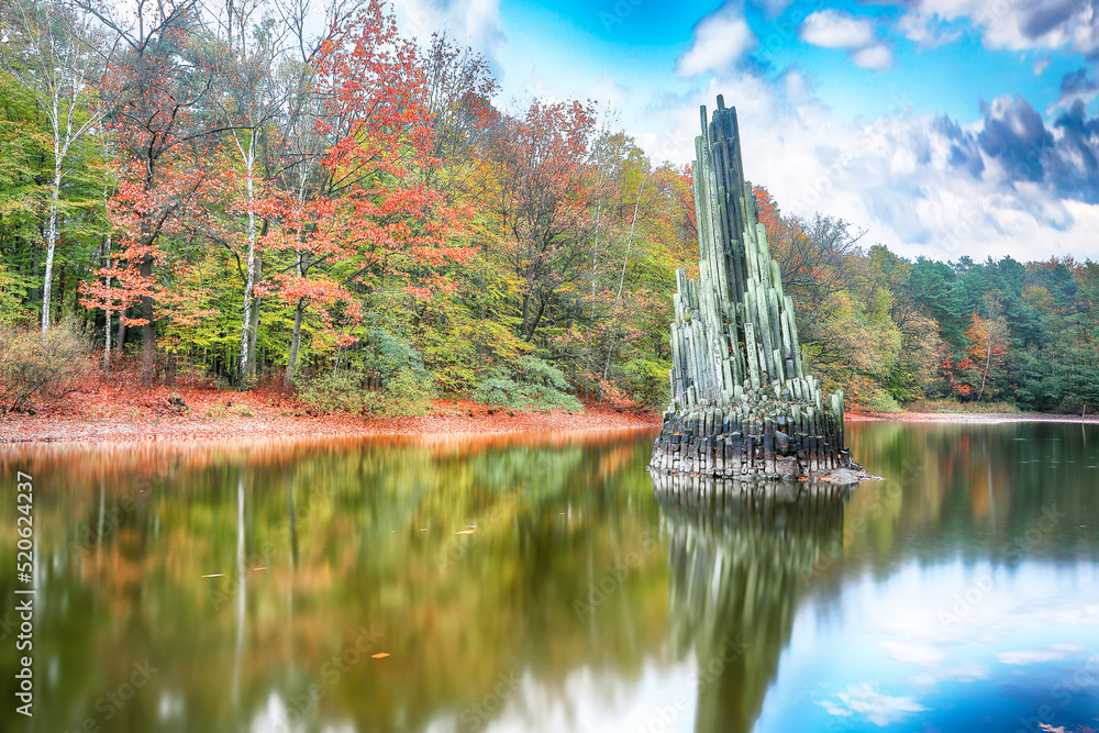 Unbelievable autumn landscape in Azalea and Rhododendron Park Kromlau ...