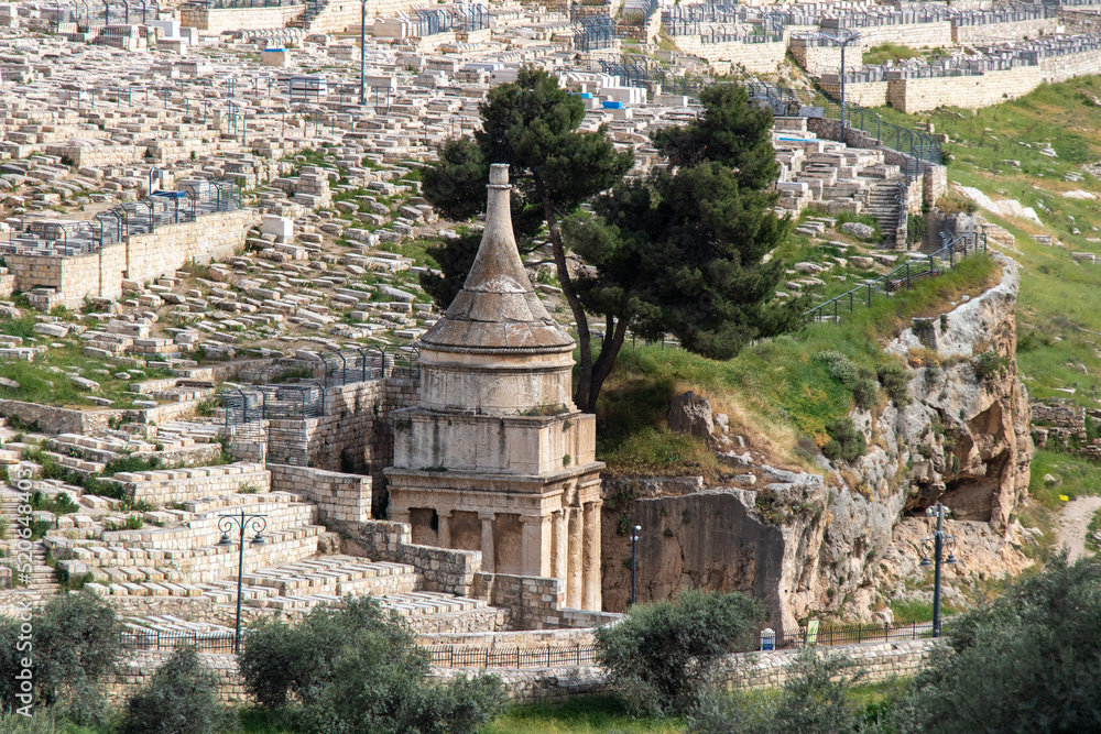 Foto de Tomb of Absalom or Abshalom, son of King David, on the foot of ...