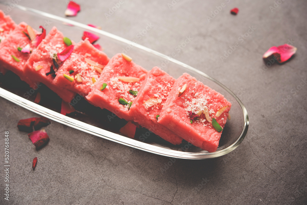 Foto de Rose Kalakand pink barfi or burfi also known as flavoured ...