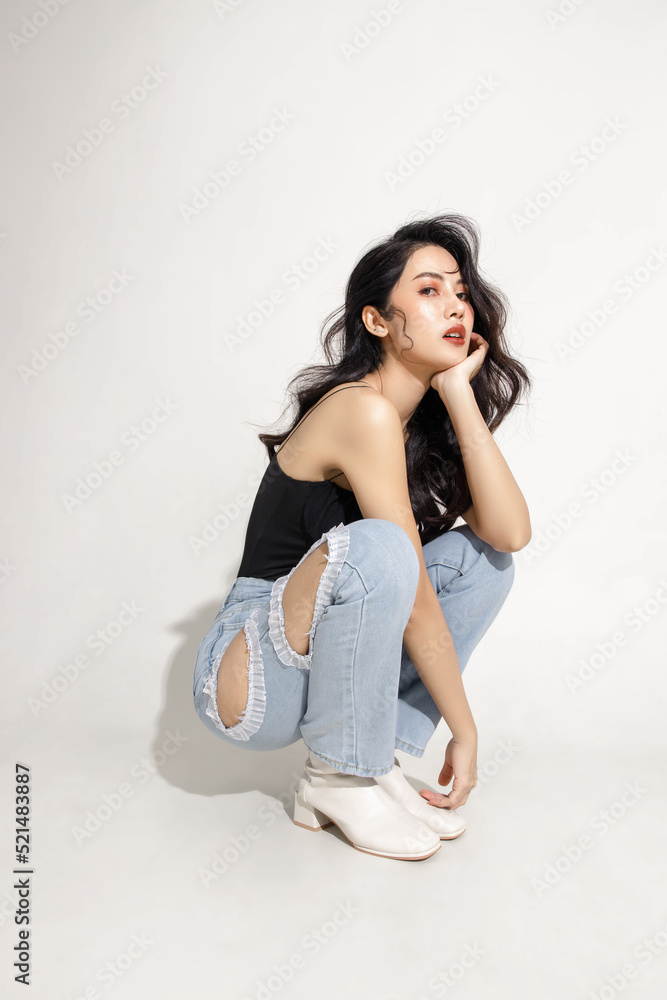 Full street fashion Slender figure, beautiful face, graceful girl ...