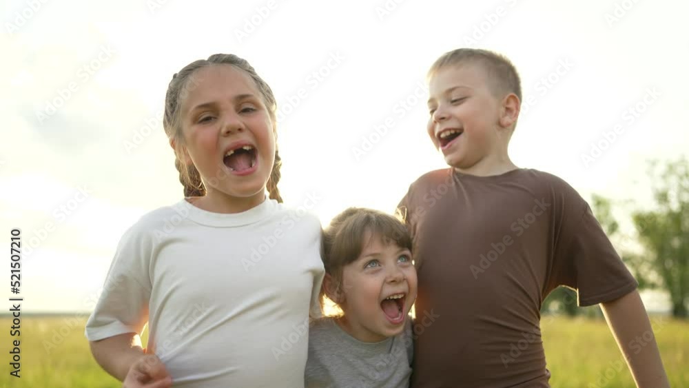 Video Stock Happy family. Children together the path to victory. Babies ...