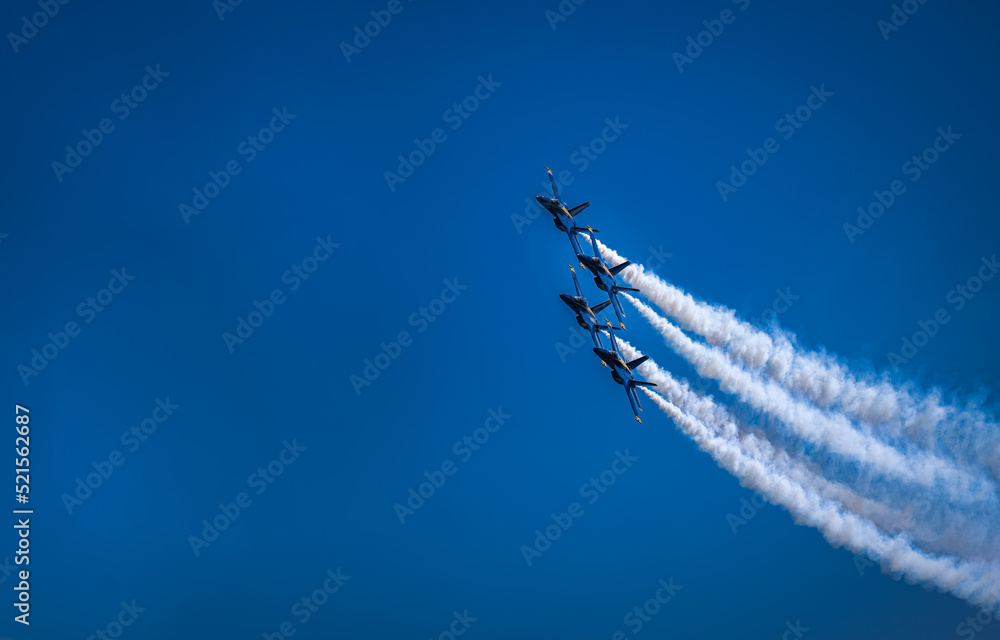 2022-08-06 FOUR BLUE ANGLE JETS FLYING OVER MERCER ISLAND WITH SMOKE ...